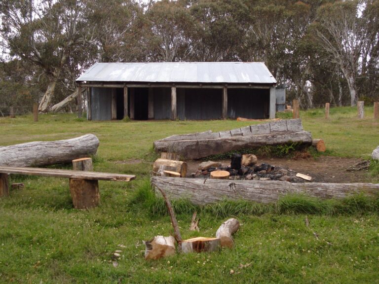 High Country Huts - Mansfield Mt Buller, Victoria